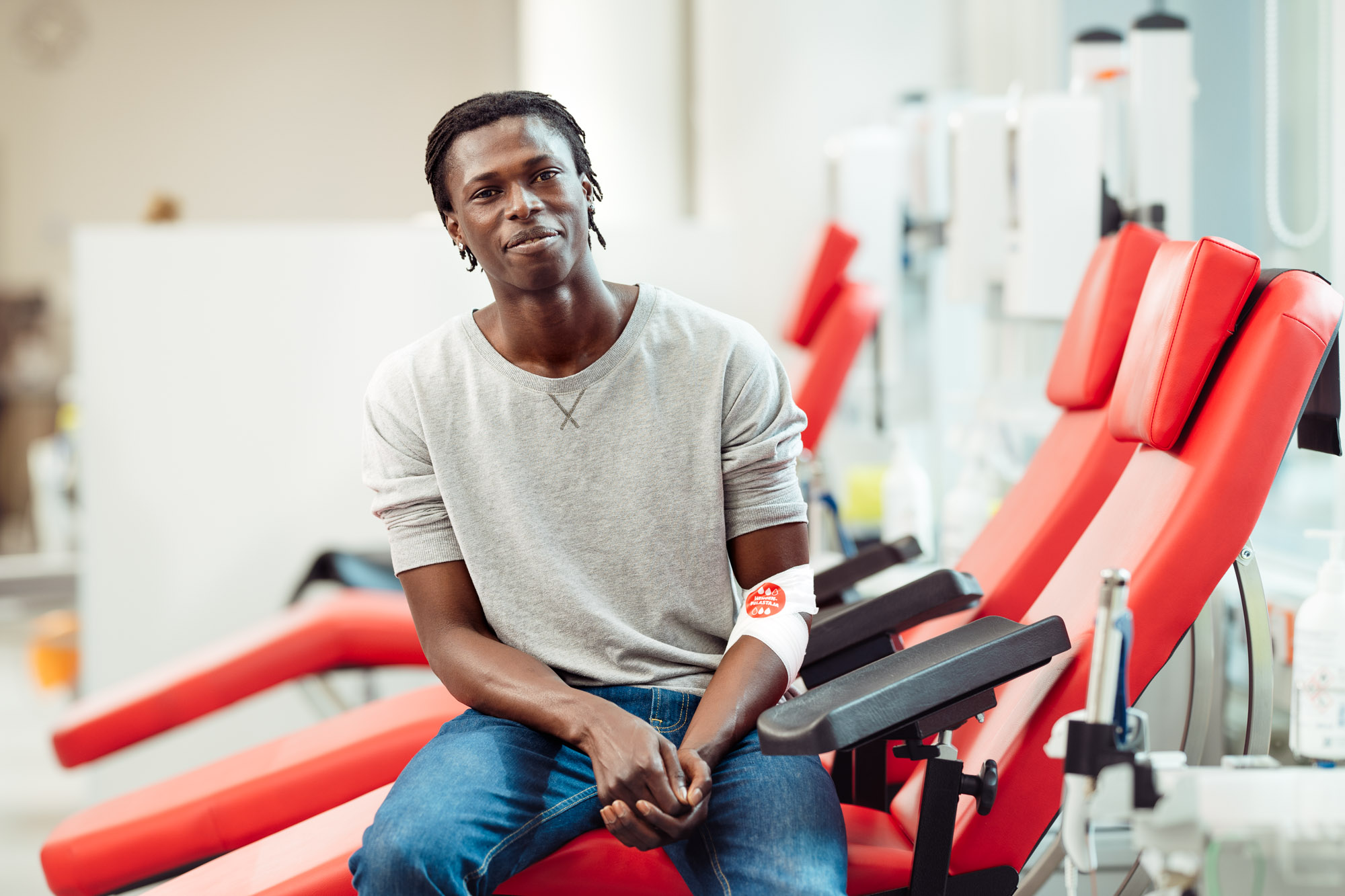 Blood donation is an easy way to help - Blood Service